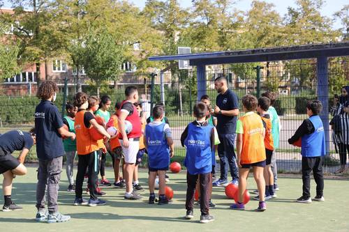 Social and professional education and integration through sport